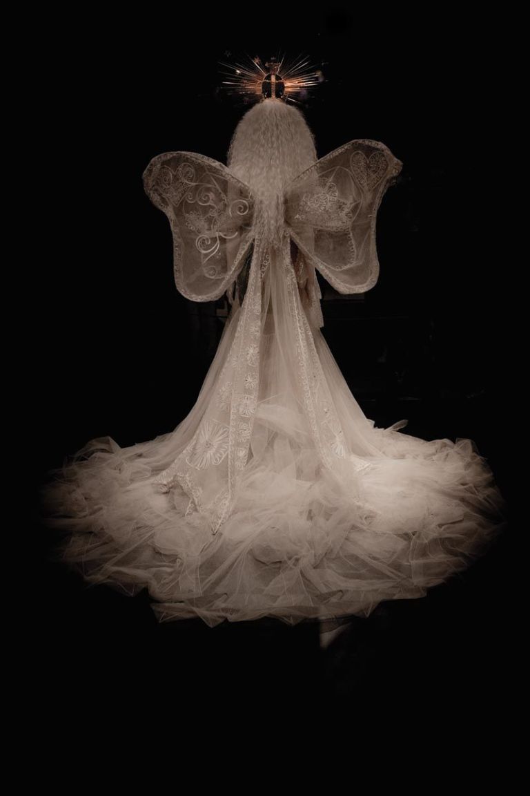 An overview of the fashion history of angel wings – curlycurlworld: Get ...