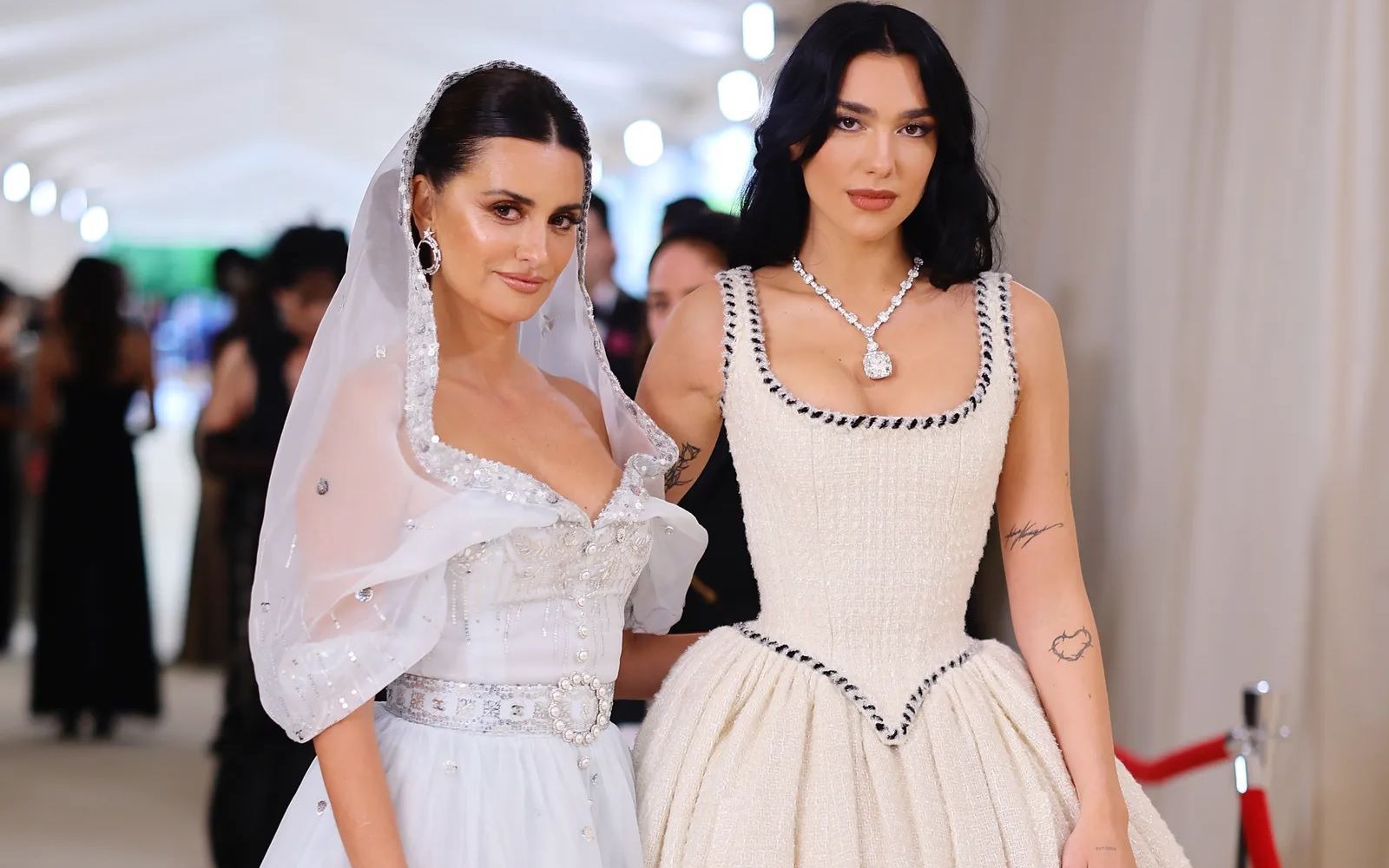 All of the classic outfits at the 2023 Met Gala – curlycurlworld: Get ...